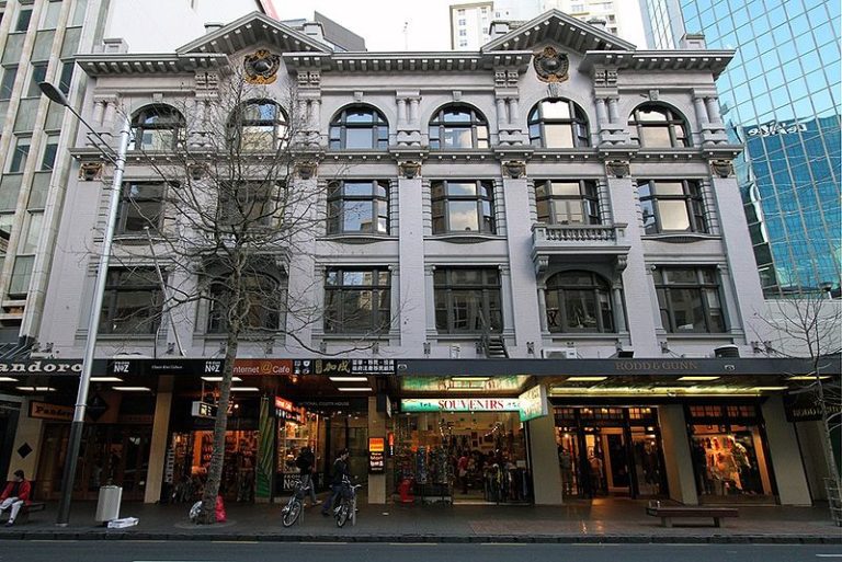 Auckland Heritage - Queen Street's Oldest Building - NZ Rent A Car ...